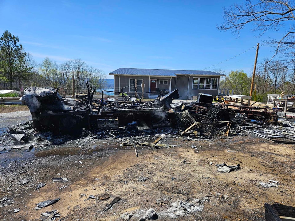 RV Destroyed in Fire - SValleyNow.com | Local News for the Sequatchie ...