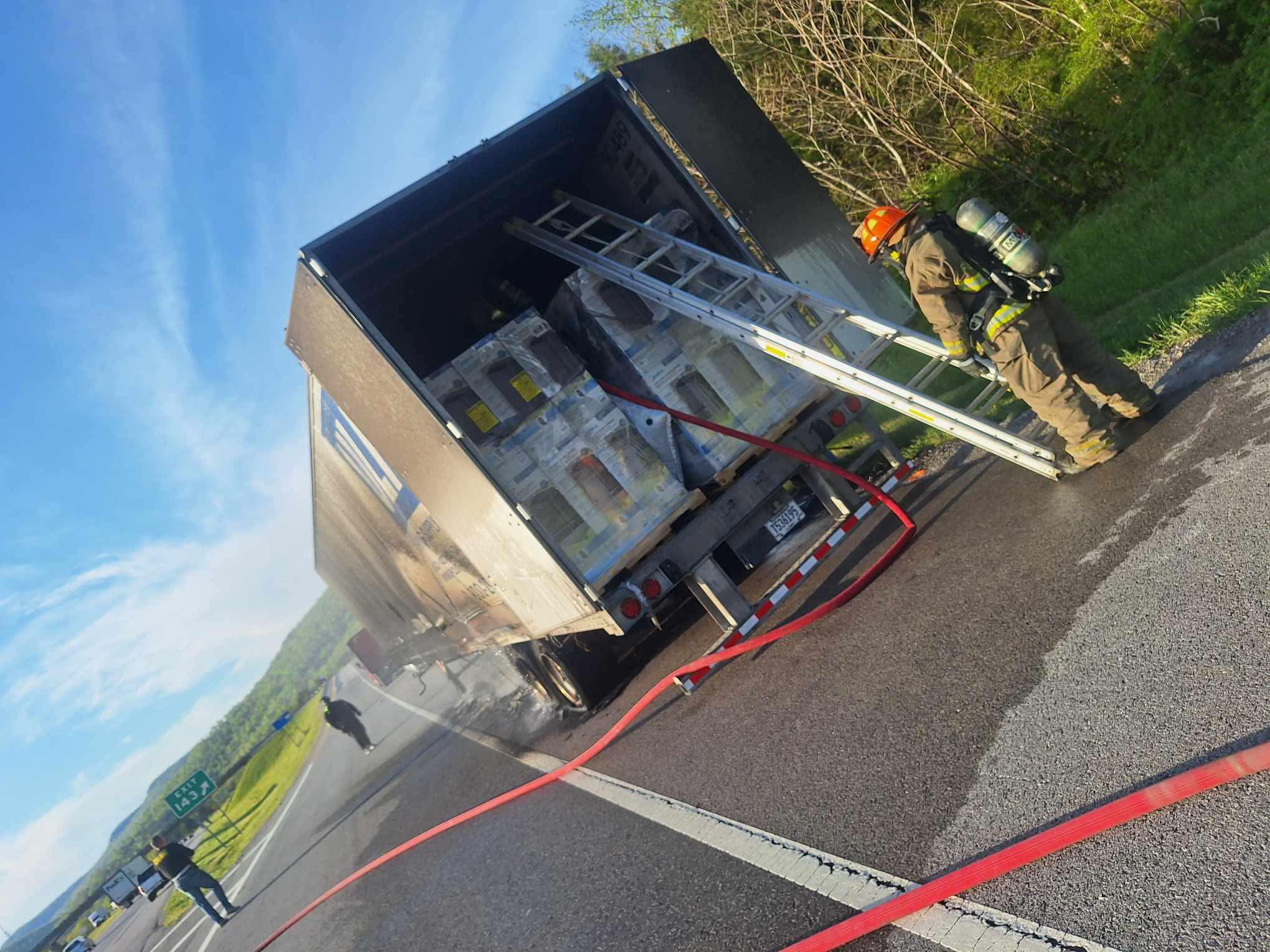 Three Fire Departments Fight 18-Wheeler Blaze on I-24 - SValleyNow.com ...